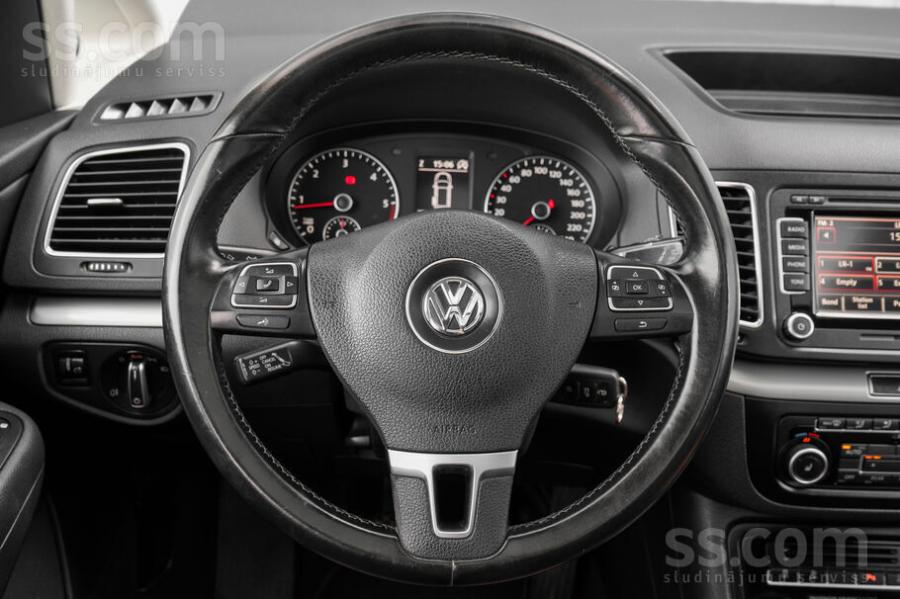 Grey Volkswagen Sharan 2011 in Ogre, with an engine capacity of 2.00 L and mileage of 226 thousand km for 8900 €, photo 16 on AUTOMOTO.COM.LV