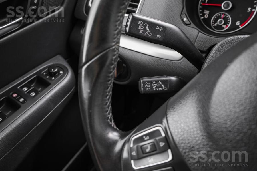 Grey Volkswagen Sharan 2011 in Ogre, with an engine capacity of 2.00 L and mileage of 226 thousand km for 8900 €, photo 17 on AUTOMOTO.COM.LV