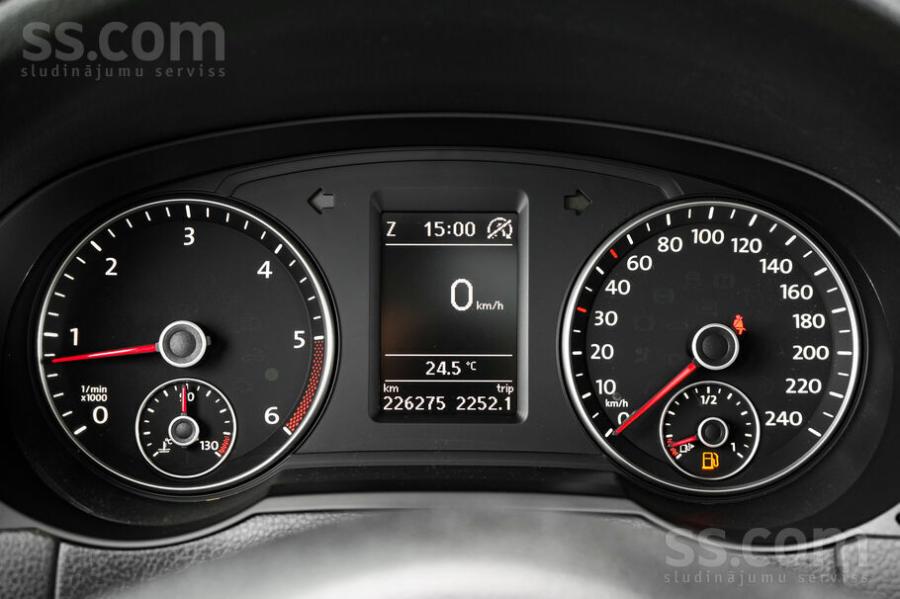 Grey Volkswagen Sharan 2011 in Ogre, with an engine capacity of 2.00 L and mileage of 226 thousand km for 8900 €, photo 21 on AUTOMOTO.COM.LV