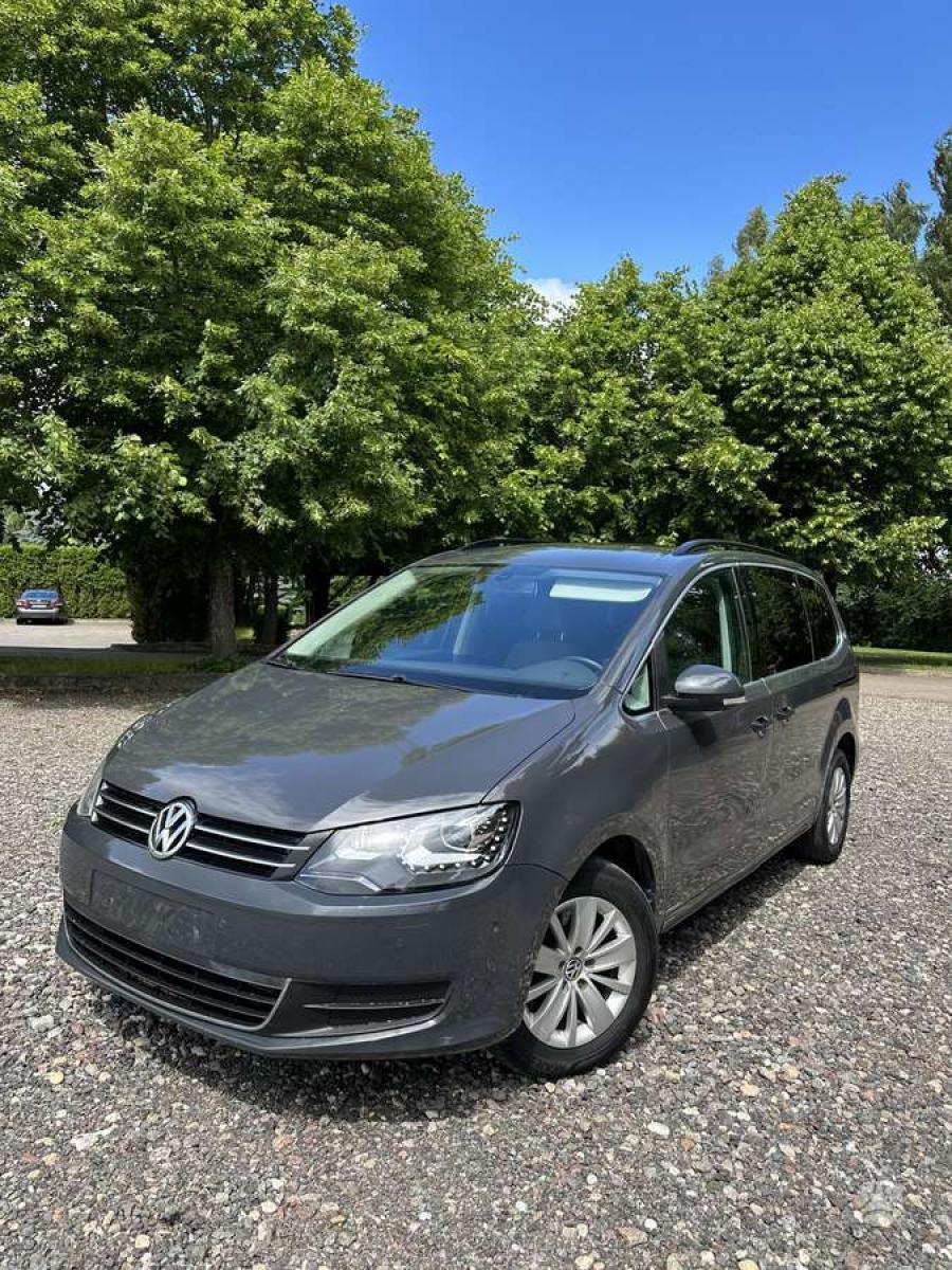 Grey Volkswagen Sharan 2011 in Kaisiadorys, with an engine capacity of 1.97 L and mileage of 284 thousand km for 6150 €, photo 3 on AUTOMOTO.COM.LV