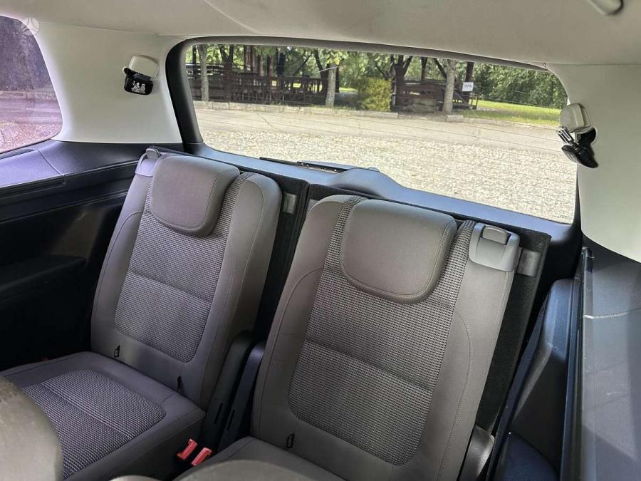 Grey Volkswagen Sharan 2011 in Kaisiadorys, with an engine capacity of 1.97 L and mileage of 284 thousand km for 6150 €, photo 15 on AUTOMOTO.COM.LV