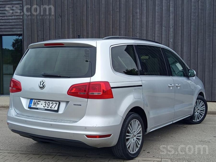 Grey Volkswagen Sharan 2011 in Tukums, with an engine capacity of 2.00 L and mileage of 327 thousand km for 5990 €, photo 4 on AUTOMOTO.COM.LV
