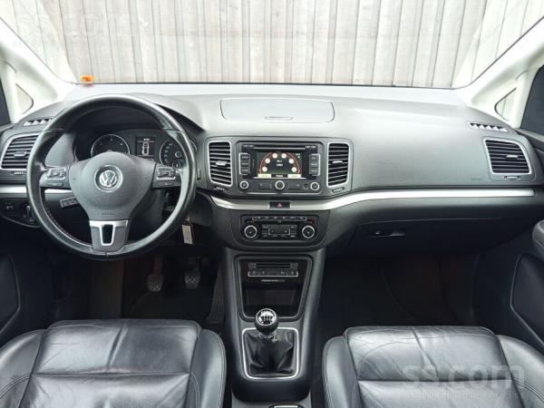 Pelēks Volkswagen Sharan 2011 Tukums, ar dzinēja tilpumu 2.00 L un nobraukumu 327 tūkst. km par 5990 €, foto 5 vietnē AUTOMOTO.COM.LV