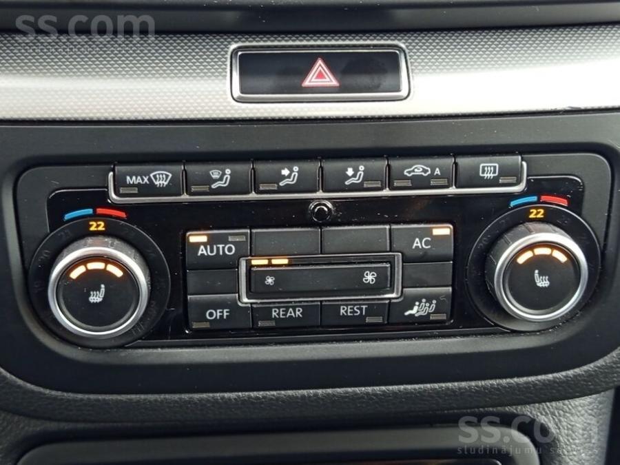 Grey Volkswagen Sharan 2011 in Tukums, with an engine capacity of 2.00 L and mileage of 327 thousand km for 5990 €, photo 8 on AUTOMOTO.COM.LV