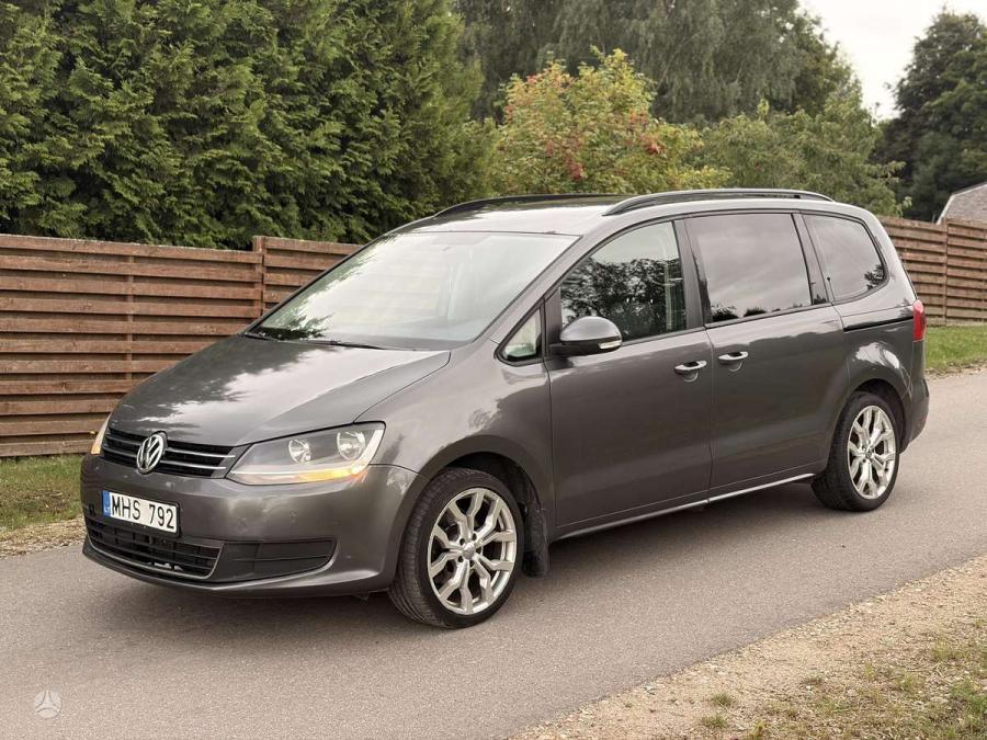 Pelēks Volkswagen Sharan 2011 Viļņa, ar dzinēja tilpumu 1.97 L un nobraukumu 289 tūkst. km par 3999 €, foto 1 vietnē AUTOMOTO.COM.LV