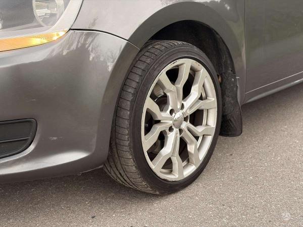 Pelēks Volkswagen Sharan 2011 Viļņa, ar dzinēja tilpumu 1.97 L un nobraukumu 289 tūkst. km par 3999 €, foto 7 vietnē AUTOMOTO.COM.LV