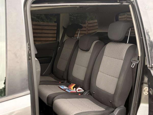 Pelēks Volkswagen Sharan 2011 Viļņa, ar dzinēja tilpumu 1.97 L un nobraukumu 289 tūkst. km par 3999 €, foto 9 vietnē AUTOMOTO.COM.LV