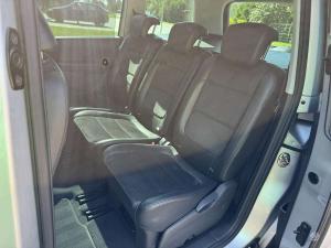 Pelēks Volkswagen Sharan 2011 Birštonas, ar dzinēja tilpumu 1.97 L un nobraukumu 313 tūkst. km par 7990 €, foto 15 vietnē AUTOMOTO.COM.LV