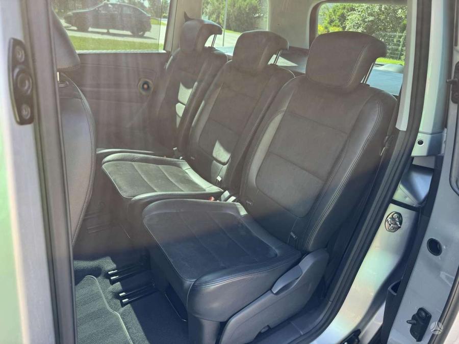 Pelēks Volkswagen Sharan 2011 Birštonas, ar dzinēja tilpumu 1.97 L un nobraukumu 313 tūkst. km par 7990 €, foto 15 vietnē AUTOMOTO.COM.LV