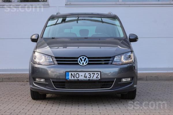 Grey Volkswagen Sharan 2011 in Riga, with an engine capacity of 2.00 L and mileage of 225 thousand km for 6595 €, photo 4 on AUTOMOTO.COM.LV