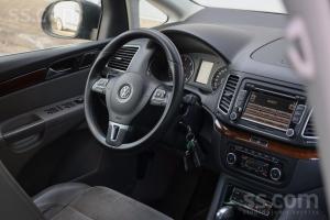 Grey Volkswagen Sharan 2011 in Riga, with an engine capacity of 2.00 L and mileage of 225 thousand km for 6595 €, photo 9 on AUTOMOTO.COM.LV