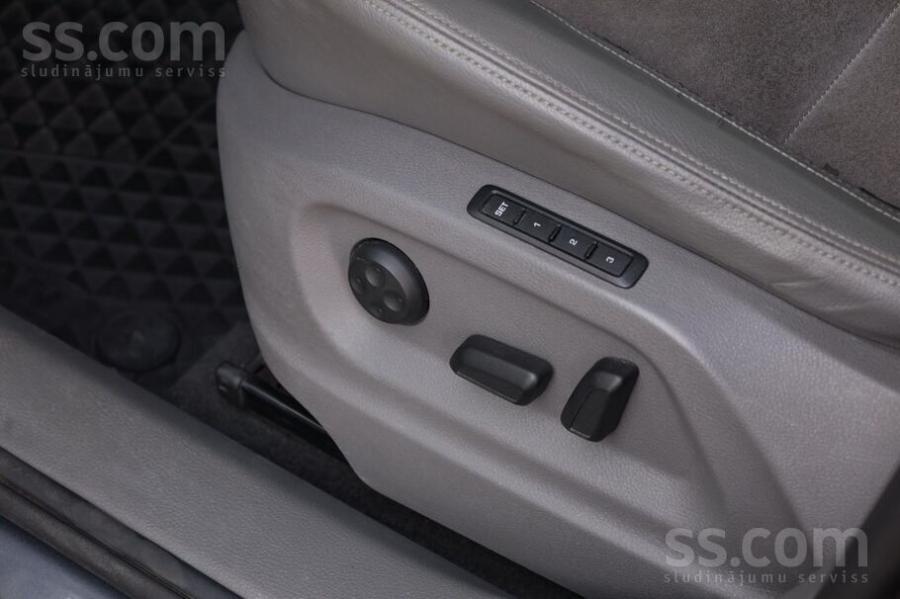 Grey Volkswagen Sharan 2011 in Riga, with an engine capacity of 2.00 L and mileage of 225 thousand km for 6595 €, photo 11 on AUTOMOTO.COM.LV