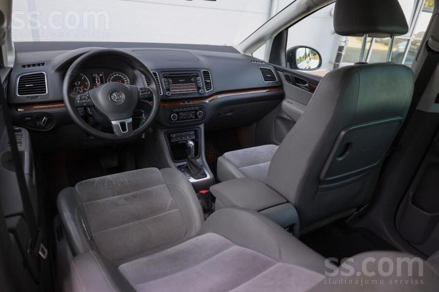 Grey Volkswagen Sharan 2011 in Riga, with an engine capacity of 2.00 L and mileage of 225 thousand km for 6595 €, photo 13 on AUTOMOTO.COM.LV