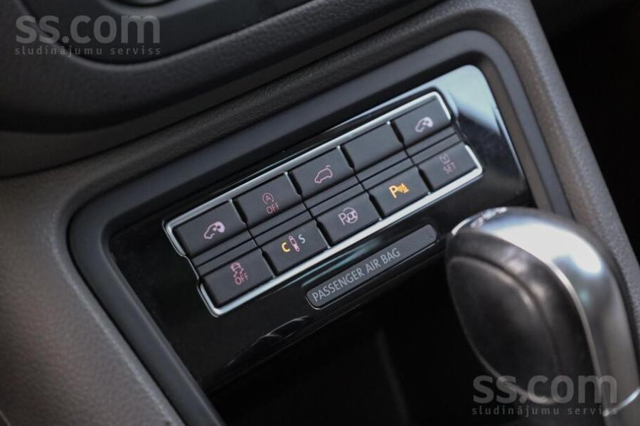 Grey Volkswagen Sharan 2011 in Riga, with an engine capacity of 2.00 L and mileage of 225 thousand km for 6595 €, photo 15 on AUTOMOTO.COM.LV