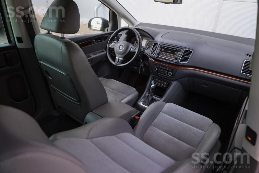 Grey Volkswagen Sharan 2011 in Riga, with an engine capacity of 2.00 L and mileage of 225 thousand km for 6595 €, photo 22 on AUTOMOTO.COM.LV