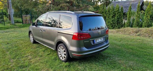 Grey Volkswagen Sharan 2011 in Vilnius, with an engine capacity of 1.97 L and mileage of 274 thousand km for 8999 €, photo 4 on AUTOMOTO.COM.LV