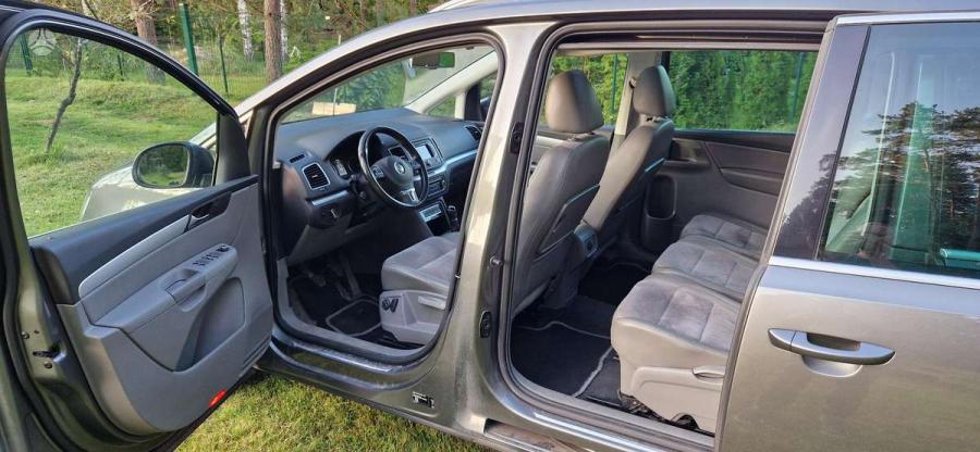 Pelēks Volkswagen Sharan 2011 Viļņa, ar dzinēja tilpumu 1.97 L un nobraukumu 274 tūkst. km par 8999 €, foto 7 vietnē AUTOMOTO.COM.LV