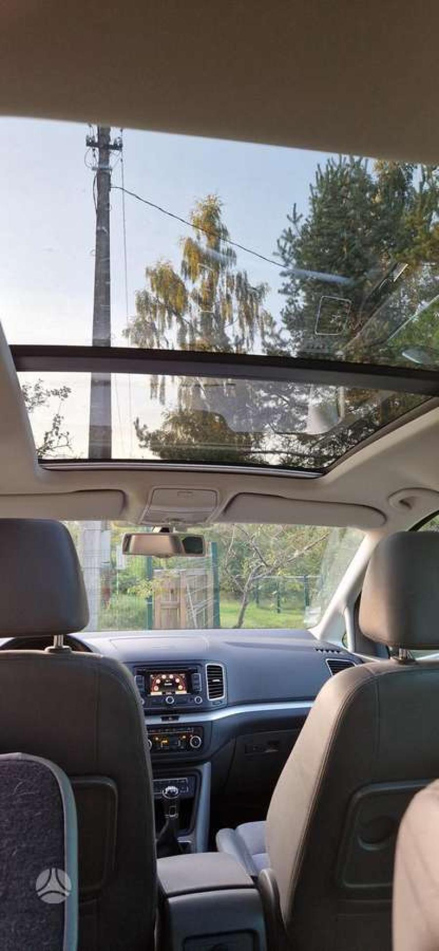 Pelēks Volkswagen Sharan 2011 Viļņa, ar dzinēja tilpumu 1.97 L un nobraukumu 274 tūkst. km par 8999 €, foto 12 vietnē AUTOMOTO.COM.LV