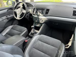Pelēks Volkswagen Sharan 2011 Valmiera, ar dzinēja tilpumu 2.00 L un nobraukumu 516 tūkst. km par 4400 €, foto 13 vietnē AUTOMOTO.COM.LV