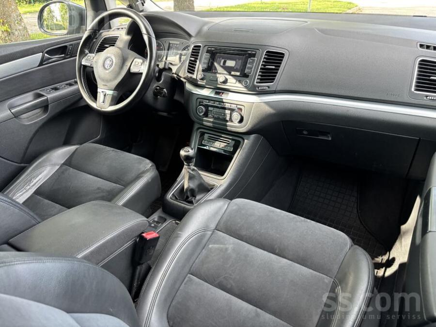 Pelēks Volkswagen Sharan 2011 Valmiera, ar dzinēja tilpumu 2.00 L un nobraukumu 516 tūkst. km par 4400 €, foto 13 vietnē AUTOMOTO.COM.LV