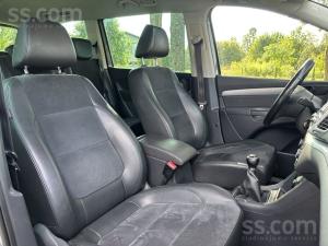 Pelēks Volkswagen Sharan 2011 Valmiera, ar dzinēja tilpumu 2.00 L un nobraukumu 516 tūkst. km par 4400 €, foto 17 vietnē AUTOMOTO.COM.LV