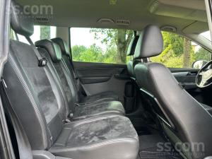 Pelēks Volkswagen Sharan 2011 Valmiera, ar dzinēja tilpumu 2.00 L un nobraukumu 516 tūkst. km par 4400 €, foto 22 vietnē AUTOMOTO.COM.LV