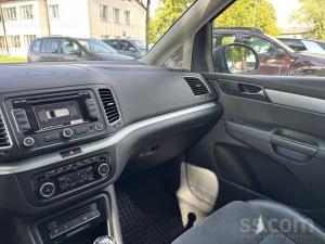 Pelēks Volkswagen Sharan 2011 Valmiera, ar dzinēja tilpumu 2.00 L un nobraukumu 516 tūkst. km par 4400 €, foto 30 vietnē AUTOMOTO.COM.LV