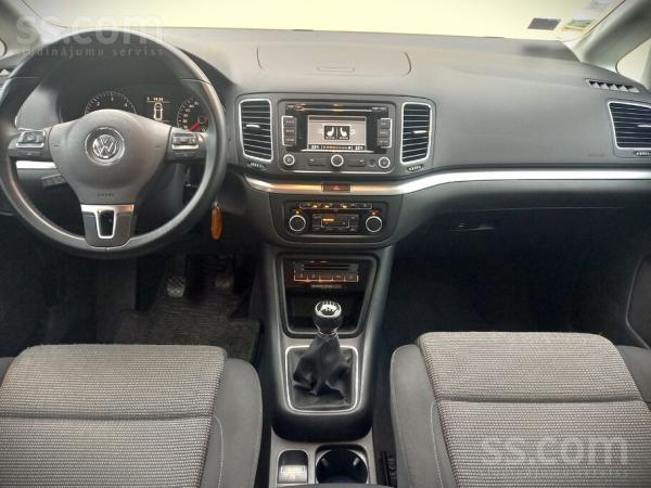 Pelēks Volkswagen Sharan 2012 Tukums, ar dzinēja tilpumu 2.00 L un nobraukumu 238 tūkst. km par 8300 €, foto 9 vietnē AUTOMOTO.COM.LV