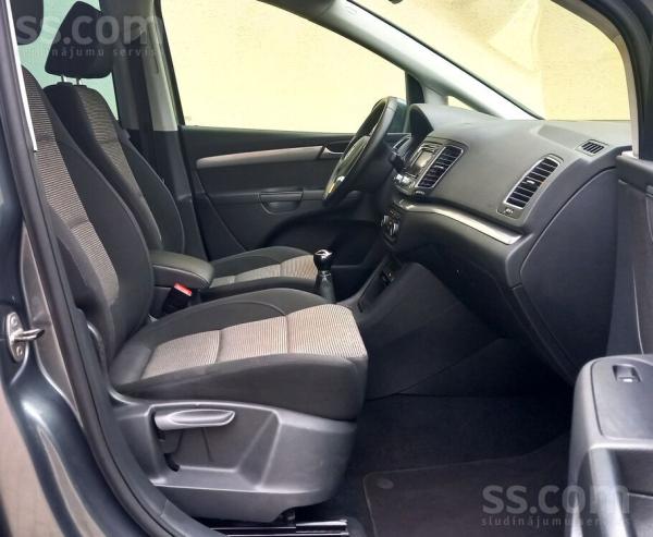 Pelēks Volkswagen Sharan 2012 Tukums, ar dzinēja tilpumu 2.00 L un nobraukumu 238 tūkst. km par 8300 €, foto 10 vietnē AUTOMOTO.COM.LV
