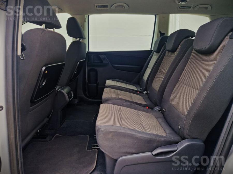 Pelēks Volkswagen Sharan 2012 Tukums, ar dzinēja tilpumu 2.00 L un nobraukumu 238 tūkst. km par 8300 €, foto 16 vietnē AUTOMOTO.COM.LV