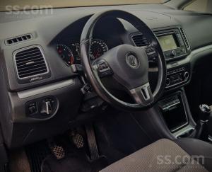 Pelēks Volkswagen Sharan 2012 Tukums, ar dzinēja tilpumu 2.00 L un nobraukumu 238 tūkst. km par 8300 €, foto 17 vietnē AUTOMOTO.COM.LV