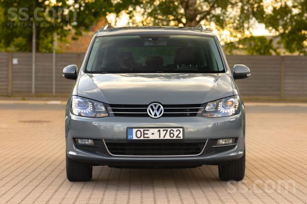 Grey Volkswagen Sharan 2012 in Jelgava, with an engine capacity of 2.00 L and mileage of 237 thousand km for 9500 €, photo 2 on AUTOMOTO.COM.LV