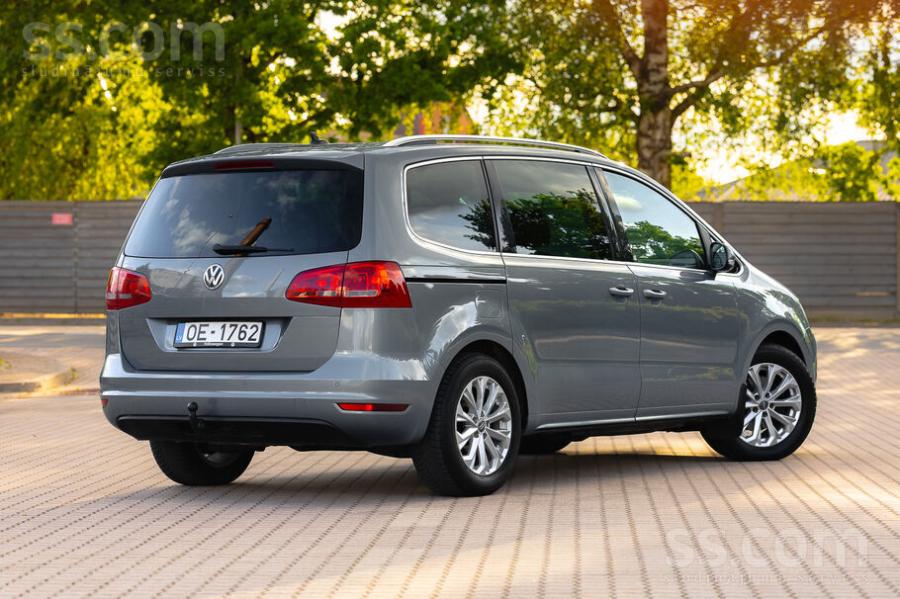 Grey Volkswagen Sharan 2012 in Jelgava, with an engine capacity of 2.00 L and mileage of 237 thousand km for 9500 €, photo 5 on AUTOMOTO.COM.LV