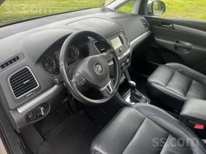 Pelēks Volkswagen Sharan 2012 Jelgava, ar dzinēja tilpumu 2.00 L un nobraukumu 383 tūkst. km par 17800 €, foto 11 vietnē AUTOMOTO.COM.LV