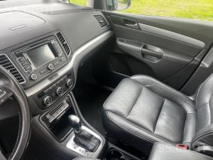 Pelēks Volkswagen Sharan 2012 Jelgava, ar dzinēja tilpumu 2.00 L un nobraukumu 383 tūkst. km par 17800 €, foto 12 vietnē AUTOMOTO.COM.LV