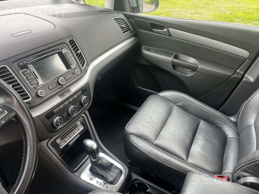 Pelēks Volkswagen Sharan 2012 Jelgava, ar dzinēja tilpumu 2.00 L un nobraukumu 383 tūkst. km par 17800 €, foto 12 vietnē AUTOMOTO.COM.LV