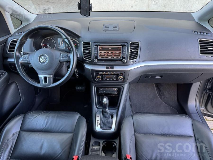 Grey Volkswagen Sharan 2012 in Jelgava, with an engine capacity of 2.00 L and mileage of 0 thousand km for 10150 €, photo 18 on AUTOMOTO.COM.LV