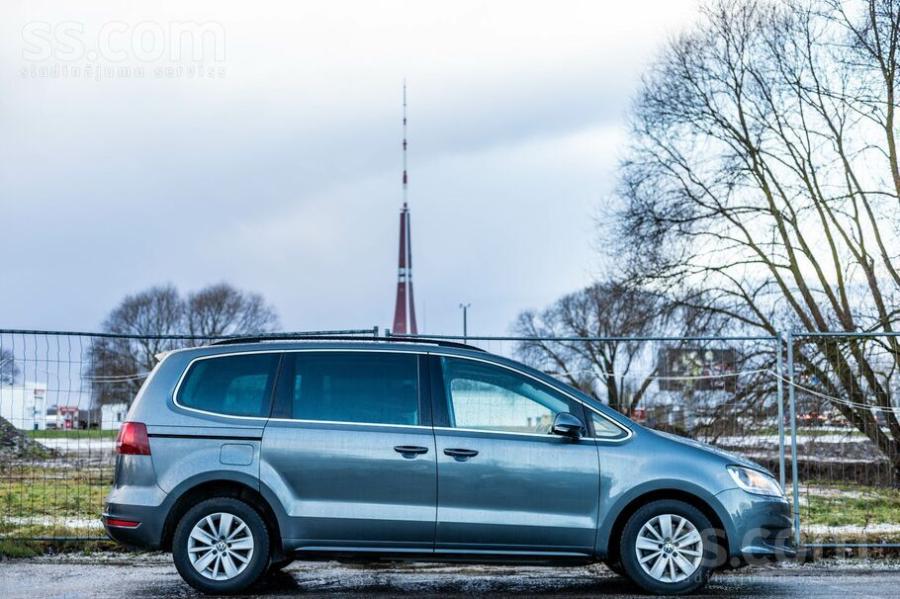 Grey Volkswagen Sharan 2012 in Riga, with an engine capacity of 2.00 L and mileage of 304 thousand km for 7790 €, photo 5 on AUTOMOTO.COM.LV