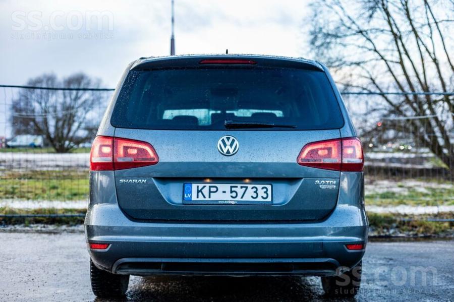 Grey Volkswagen Sharan 2012 in Riga, with an engine capacity of 2.00 L and mileage of 304 thousand km for 7790 €, photo 8 on AUTOMOTO.COM.LV
