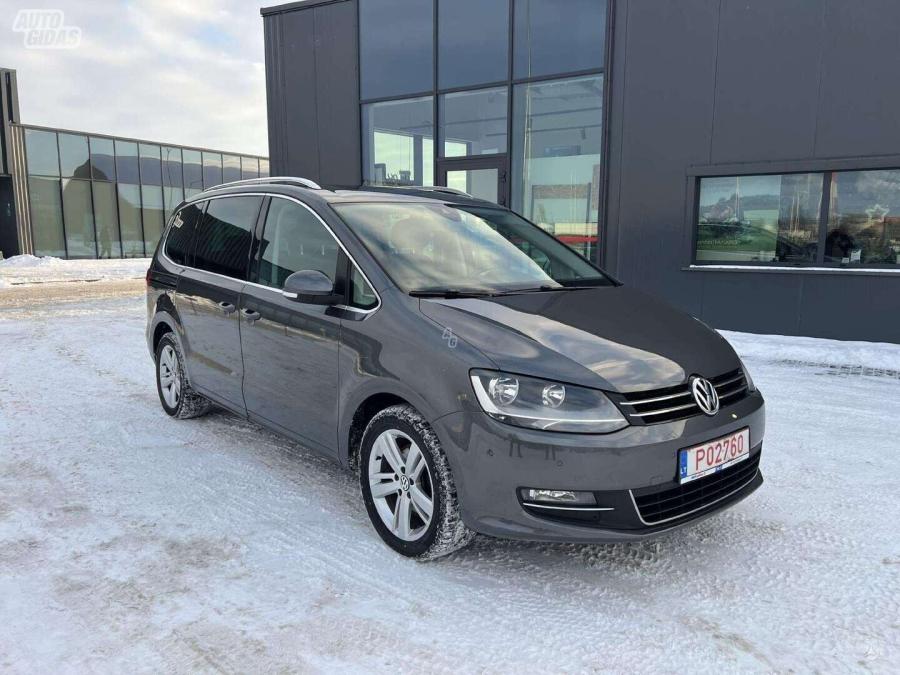 Grey Volkswagen Sharan 2012 in Siauliai, with an engine capacity of 2.00 L and mileage of 227 thousand km for 8900 €, photo 1 on AUTOMOTO.COM.LV