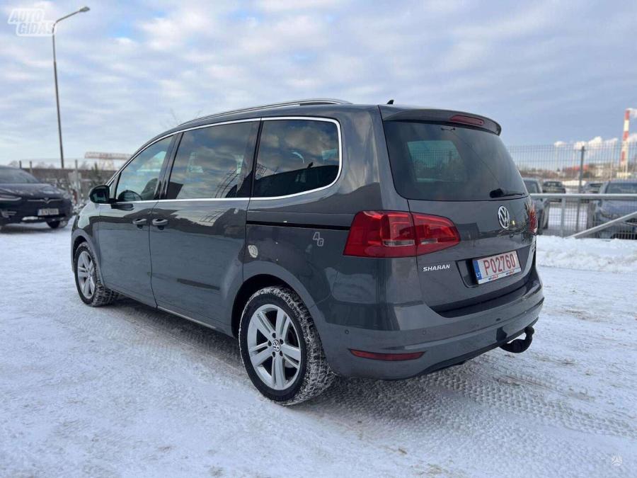Grey Volkswagen Sharan 2012 in Siauliai, with an engine capacity of 2.00 L and mileage of 227 thousand km for 8900 €, photo 7 on AUTOMOTO.COM.LV