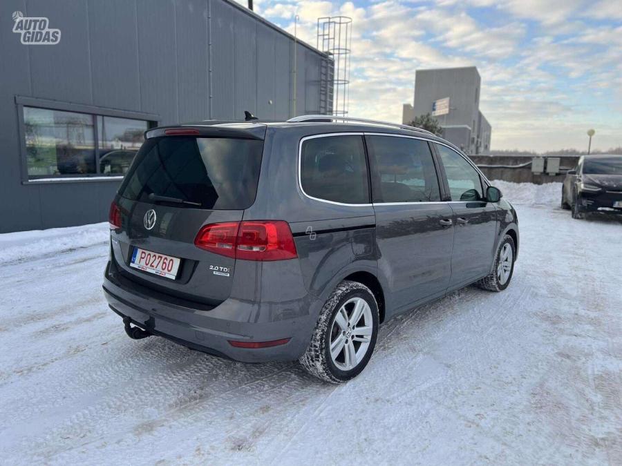 Grey Volkswagen Sharan 2012 in Siauliai, with an engine capacity of 2.00 L and mileage of 227 thousand km for 8900 €, photo 8 on AUTOMOTO.COM.LV