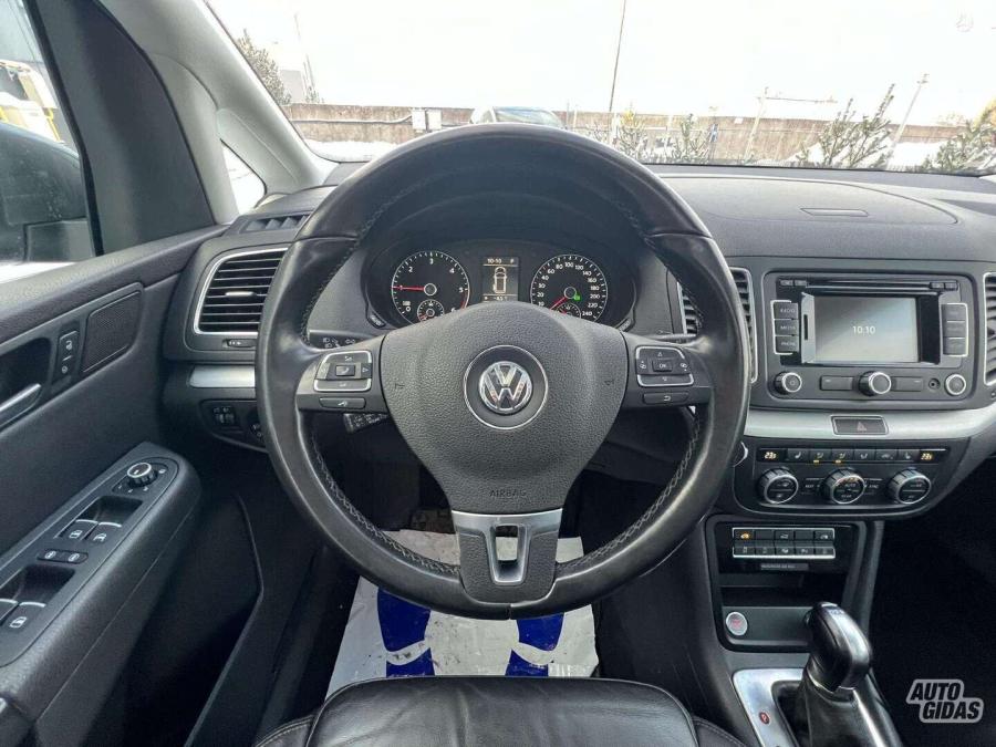 Grey Volkswagen Sharan 2012 in Siauliai, with an engine capacity of 2.00 L and mileage of 227 thousand km for 8900 €, photo 14 on AUTOMOTO.COM.LV