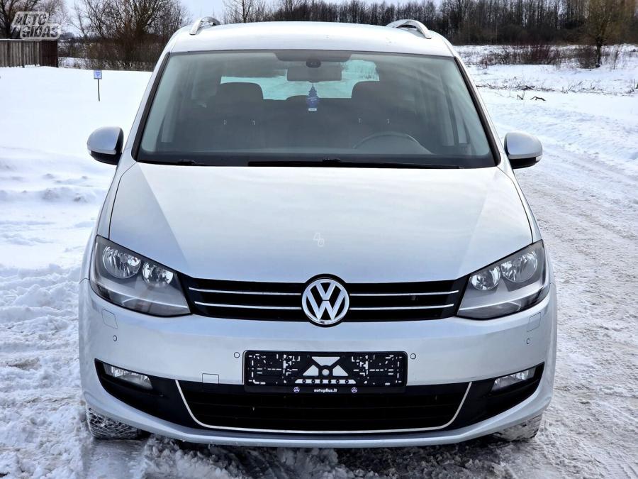 Grey Volkswagen Sharan 2012 in Vilnius, with an engine capacity of 2.00 L and mileage of 292 thousand km for 6800 €, photo 2 on AUTOMOTO.COM.LV