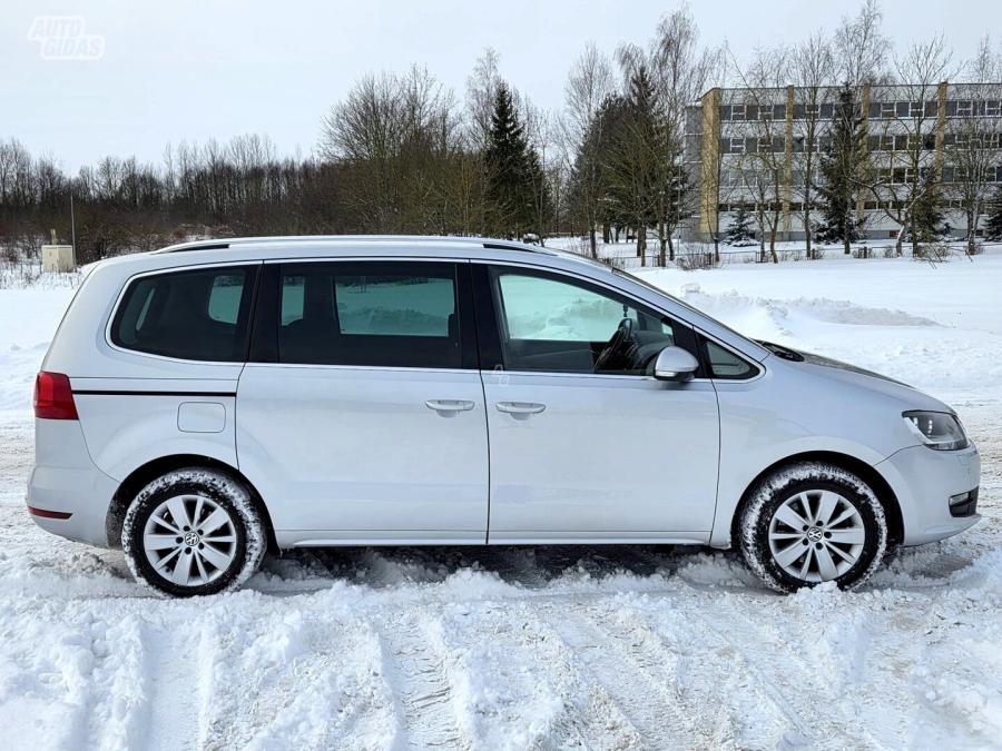 Grey Volkswagen Sharan 2012 in Vilnius, with an engine capacity of 2.00 L and mileage of 292 thousand km for 6800 €, photo 11 on AUTOMOTO.COM.LV