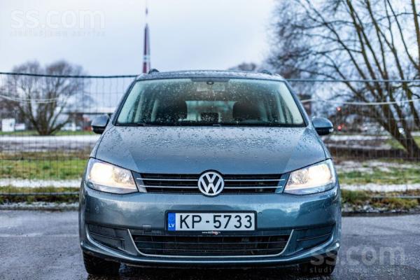 Grey Volkswagen Sharan 2012 in Riga, with an engine capacity of 2.00 L and mileage of 304 thousand km for 6490 €, photo 3 on AUTOMOTO.COM.LV