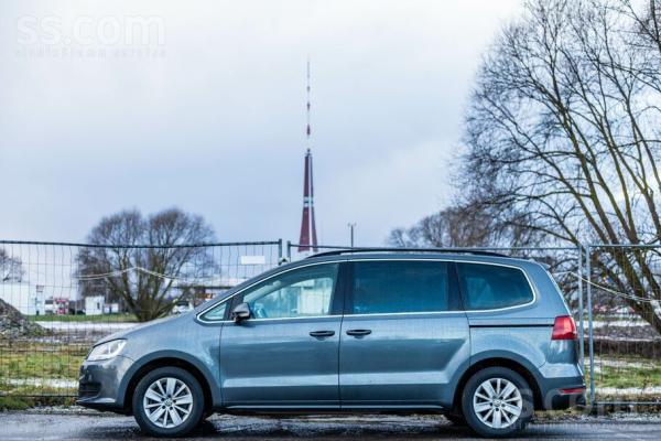 Grey Volkswagen Sharan 2012 in Riga, with an engine capacity of 2.00 L and mileage of 304 thousand km for 6490 €, photo 4 on AUTOMOTO.COM.LV