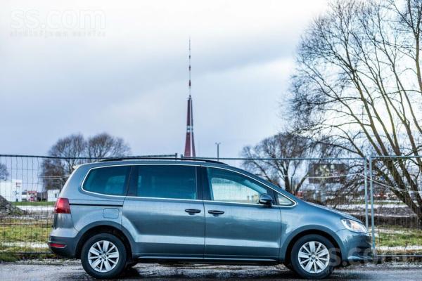 Grey Volkswagen Sharan 2012 in Riga, with an engine capacity of 2.00 L and mileage of 304 thousand km for 6490 €, photo 5 on AUTOMOTO.COM.LV