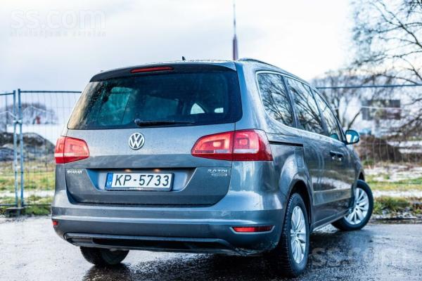 Grey Volkswagen Sharan 2012 in Riga, with an engine capacity of 2.00 L and mileage of 304 thousand km for 6490 €, photo 7 on AUTOMOTO.COM.LV