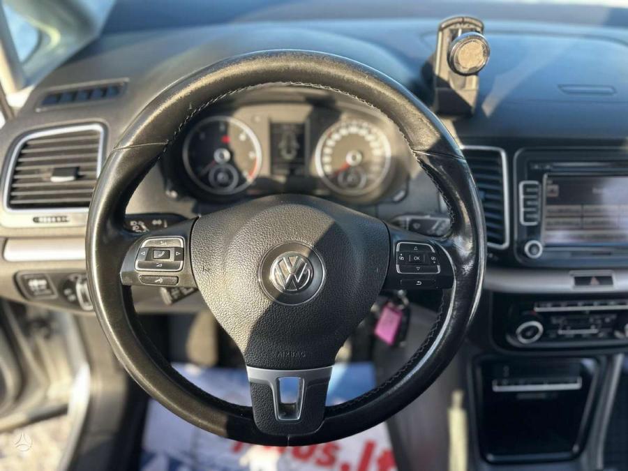 Pelēks Volkswagen Sharan 2012 Šauļi, ar dzinēja tilpumu 1.97 L un nobraukumu 268 tūkst. km par 7450 €, foto 20 vietnē AUTOMOTO.COM.LV